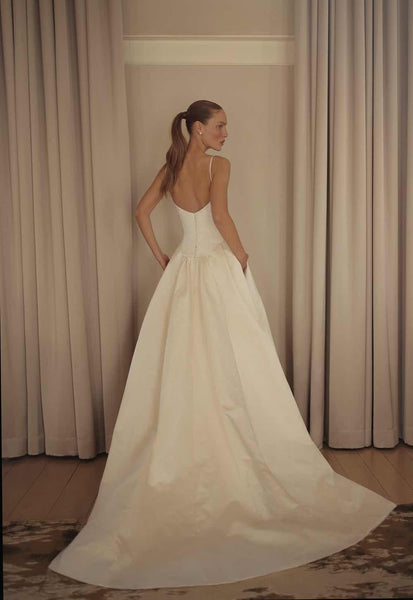 Lihi Hod "Kate" – Elizabeth Johns