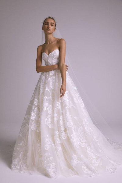 Amsale "Inga" – Elizabeth Johns